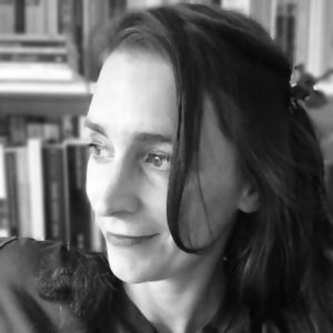 Author Interview: Emily Barr – Not-So-Modern Girl