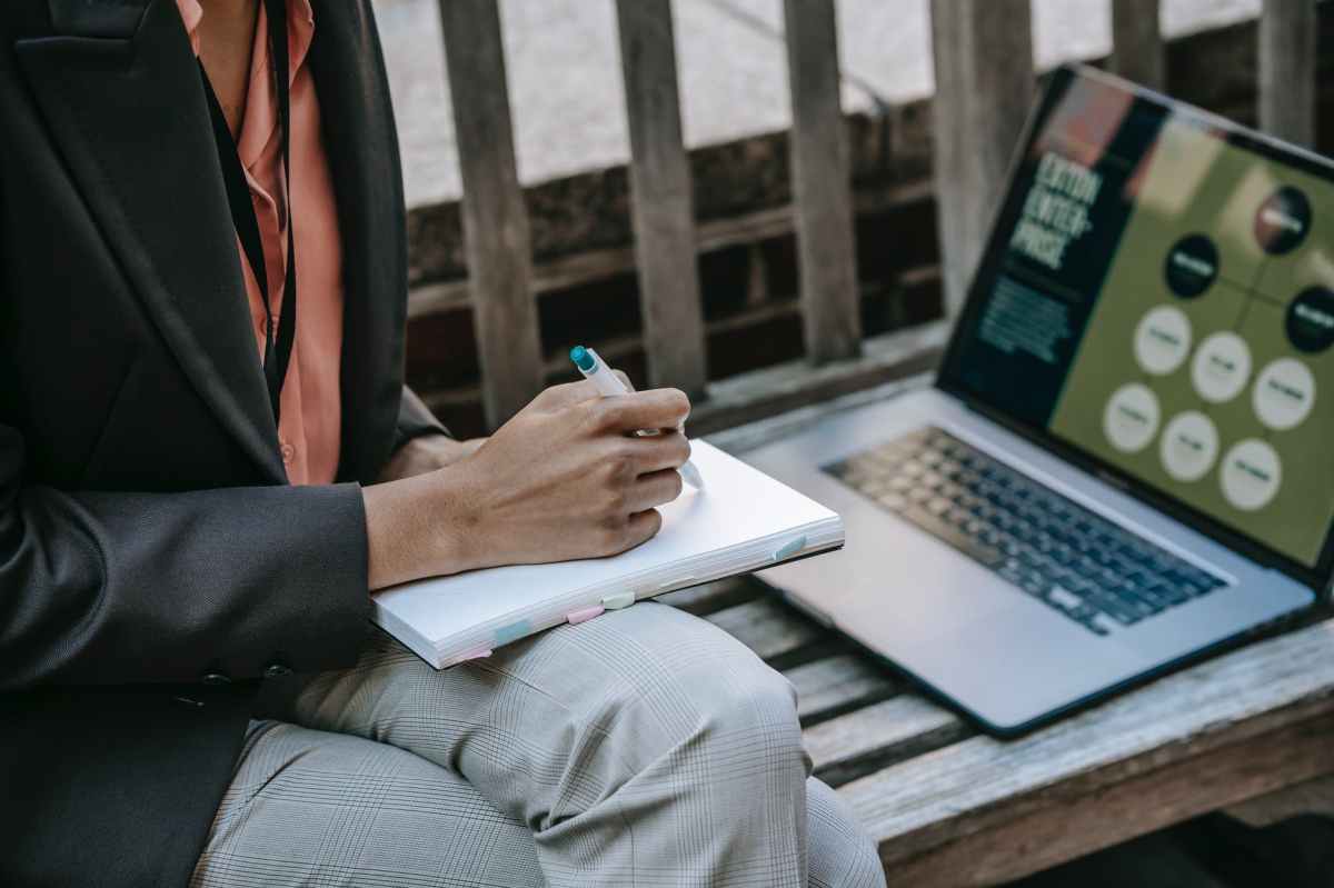 Surviving the Pandemic: Online Learning – Not-So-Modern Girl